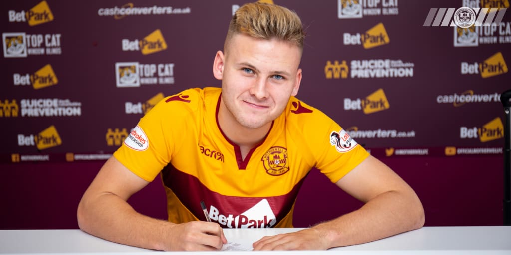 James Scott signs contract extension - Motherwell Football Club